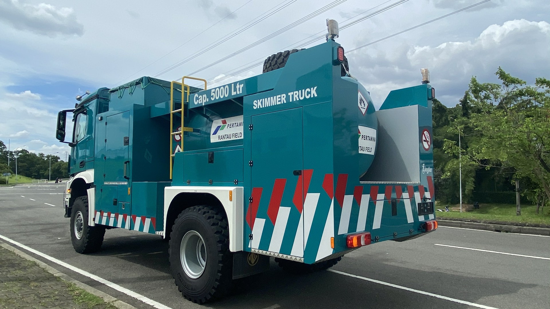 ZIEGLER Skimmer Truck TO INDONESIA — ZIEGLER Feuerwehrfahrzeuge